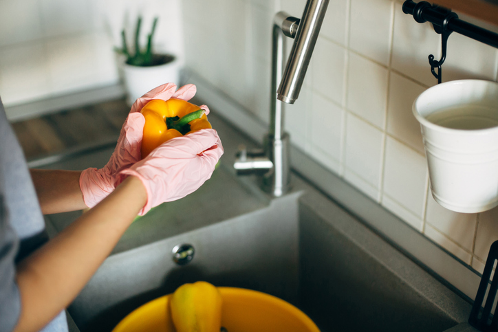 Why Is It Important For Care Assistants To Wear Gloves And Aprons When 